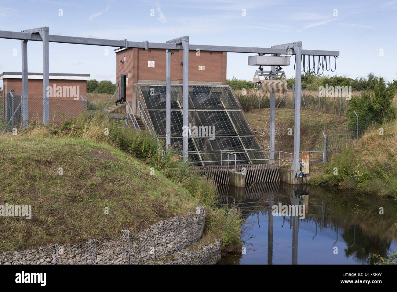 Flood defences and pump, Rawcliffe Bridge, Goole, East Yorkshire ...