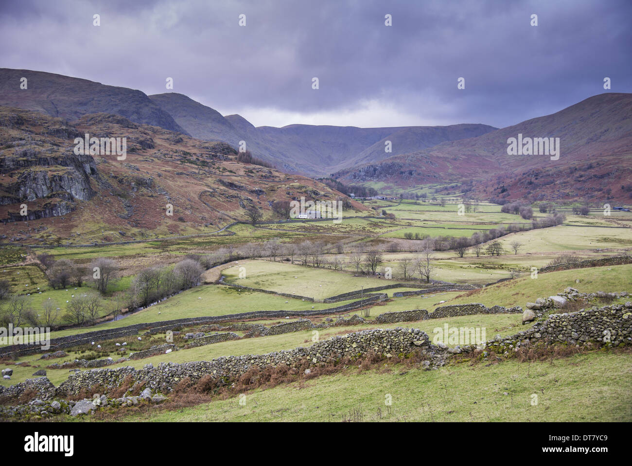 Valley walls hi-res stock photography and images - Alamy