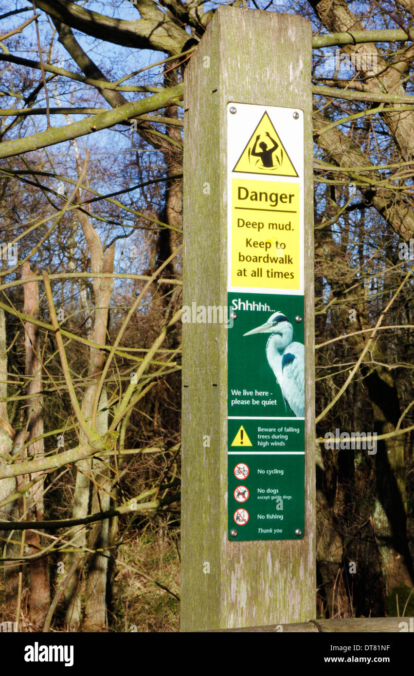 Danger deep mud sign hi-res stock photography and images - Alamy