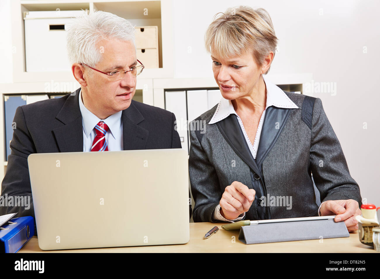 Time management tablet hi-res stock photography and images - Alamy