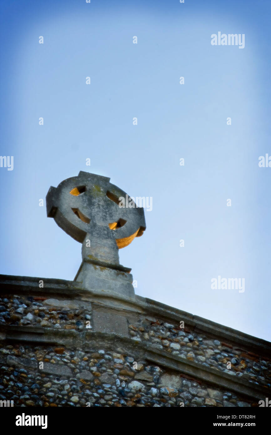 Church Cross at St Mary's church Hadleigh Stock Photo - Alamy