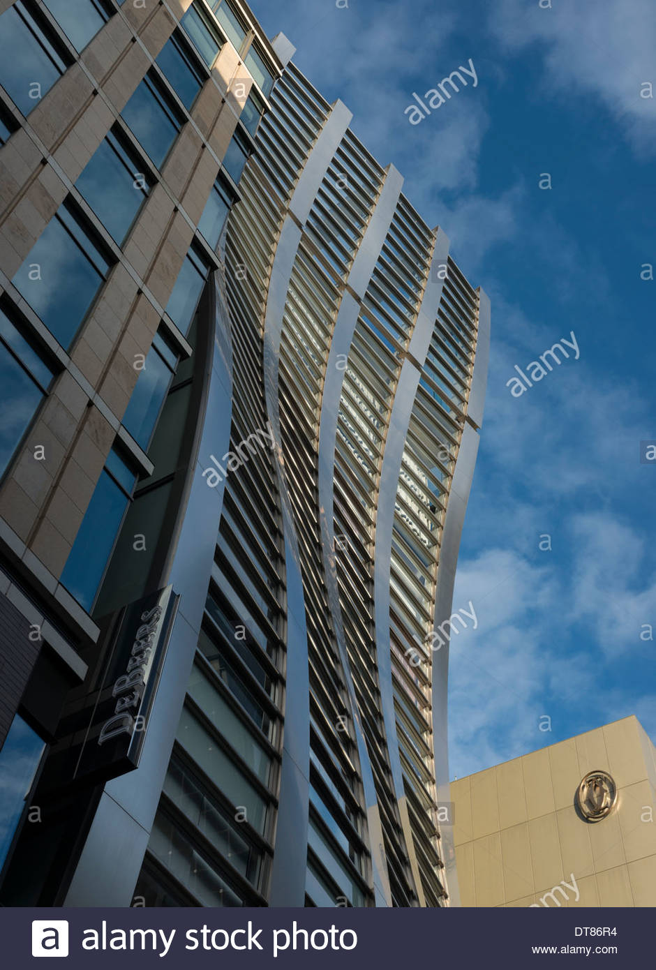 De Beers Building Ginza Tokyo Stock Photos & De Beers Building Ginza ...