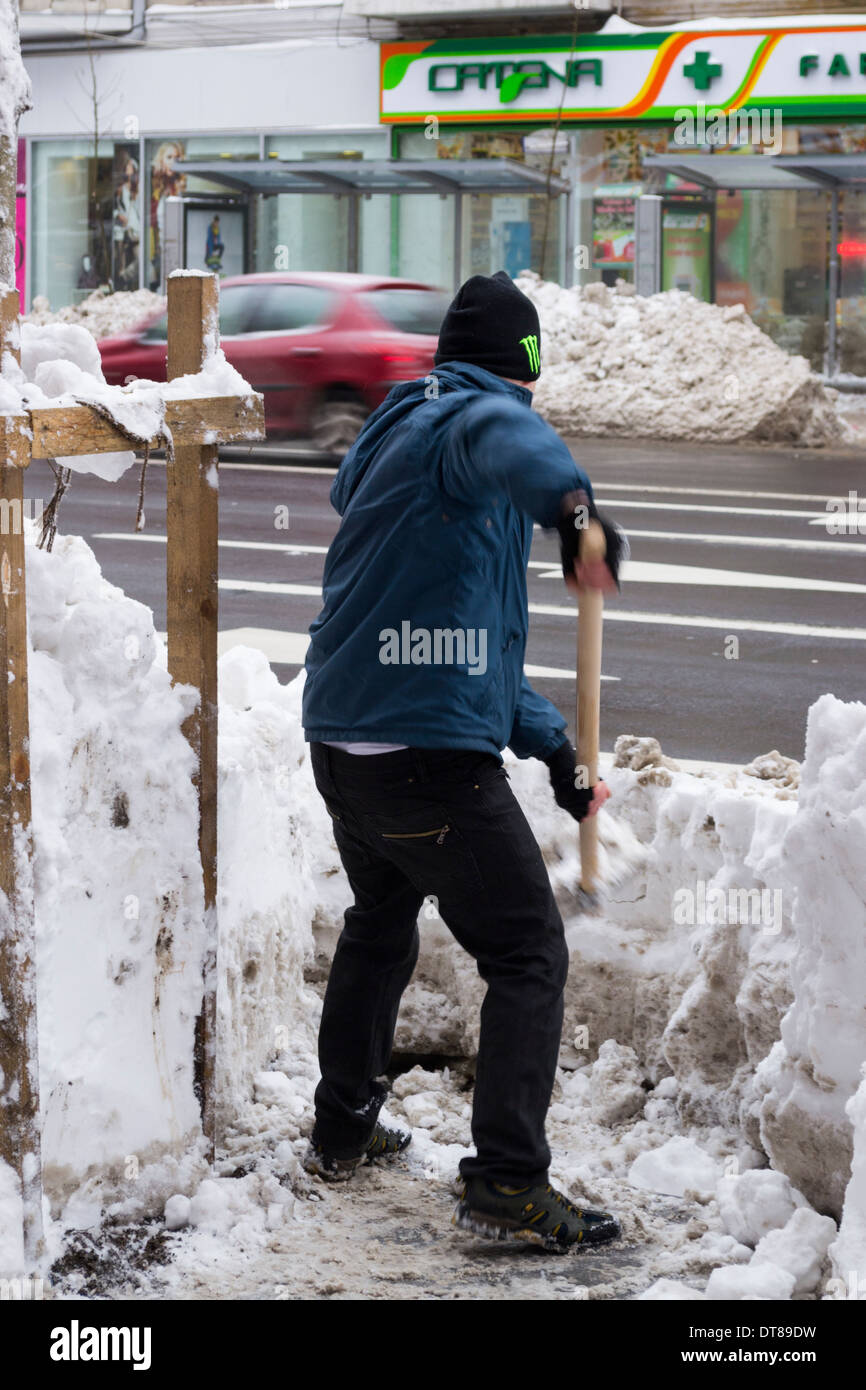 Man shoveling snow hi-res stock photography and images - Alamy