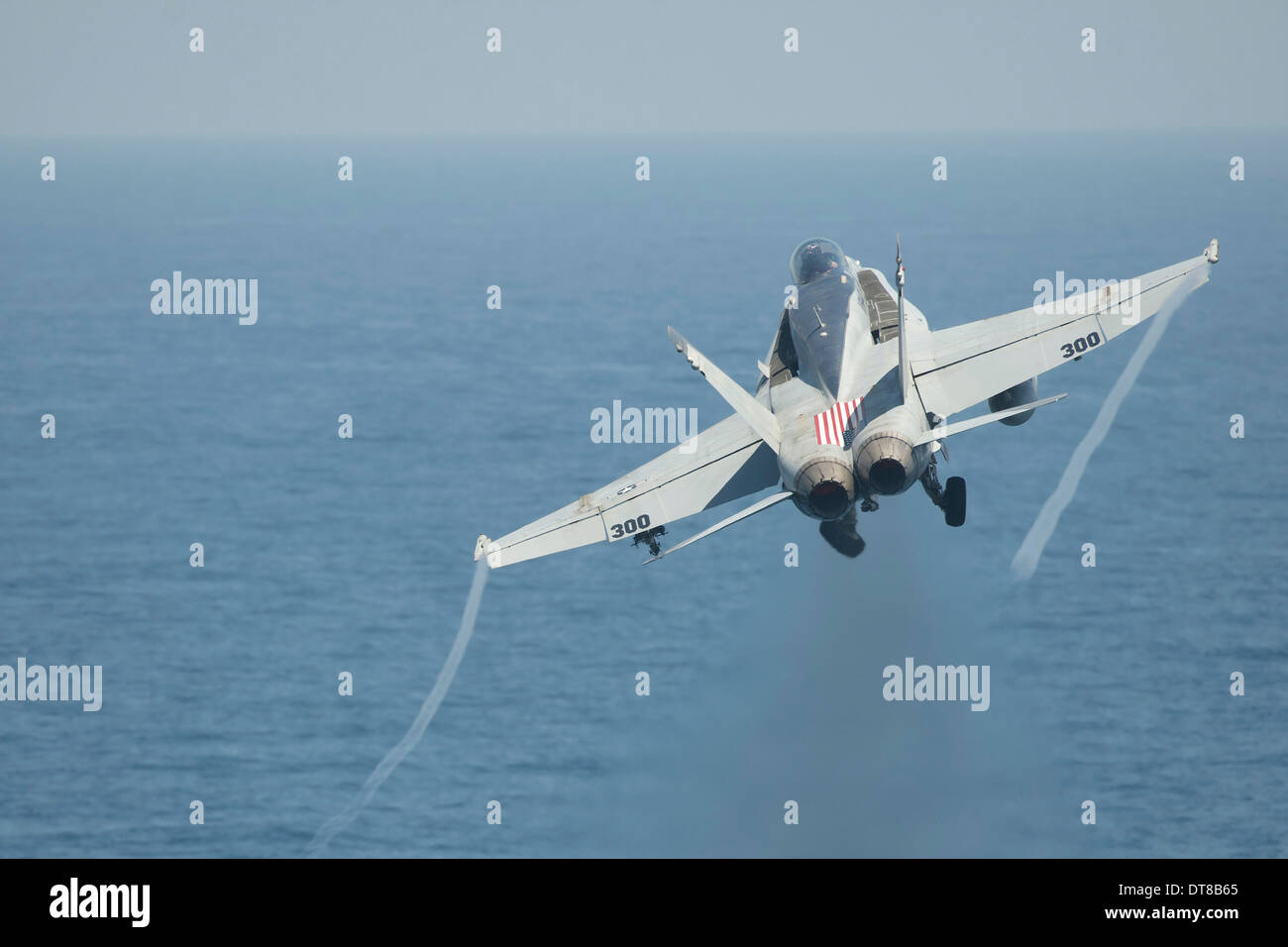 Mcdonnell douglas f a 18c hornet fighter aircraft hi-res stock ...