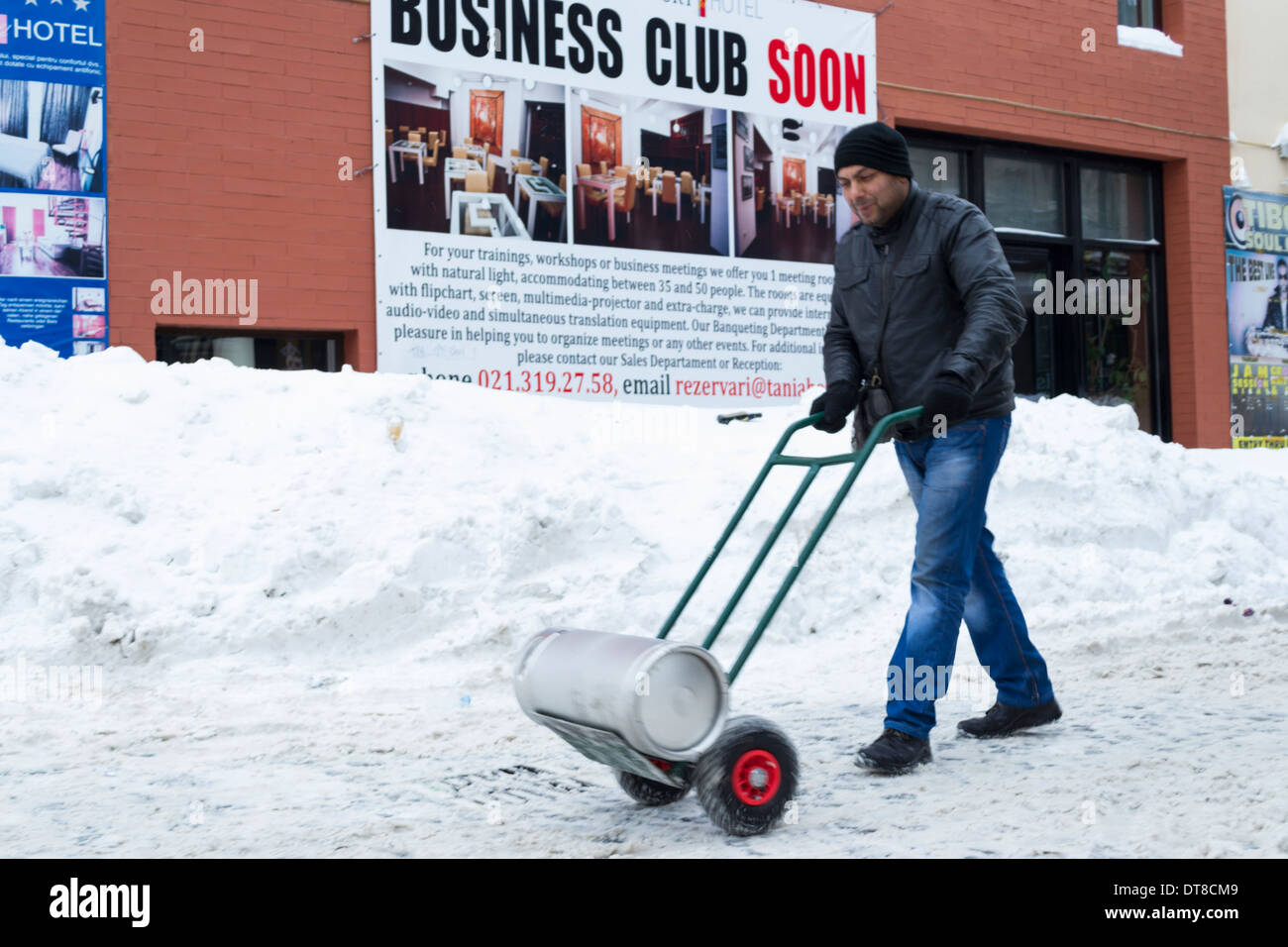 Keg drinking hi-res stock photography and images - Alamy