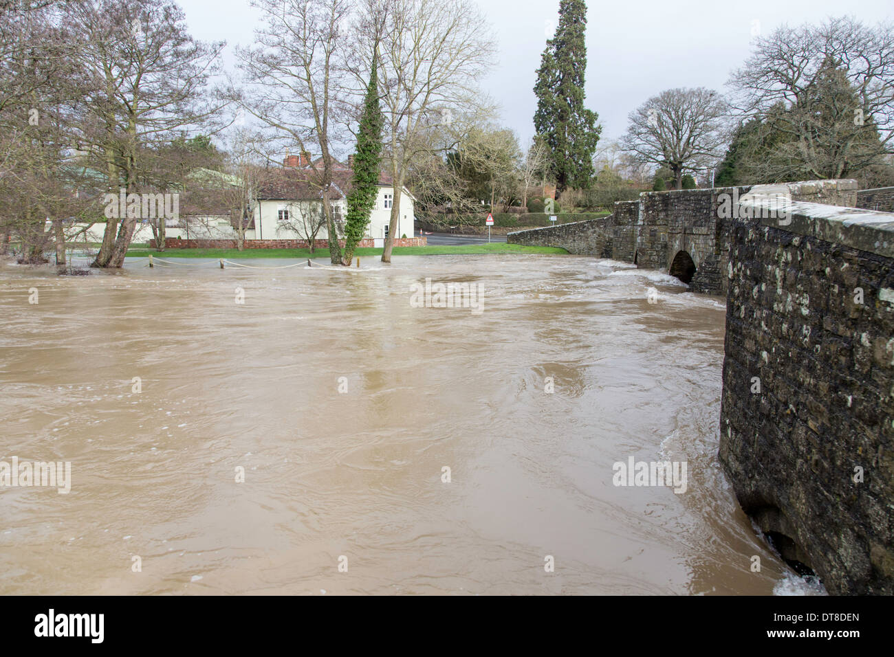 The River Teme at Leintwardine, Herefordshire, England, UK Stock Photo ...