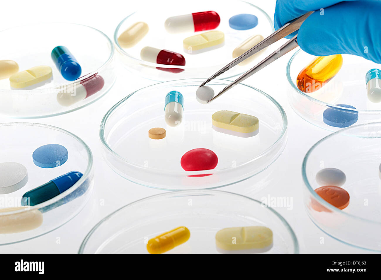 Drugs analysis hi-res stock photography and images - Alamy