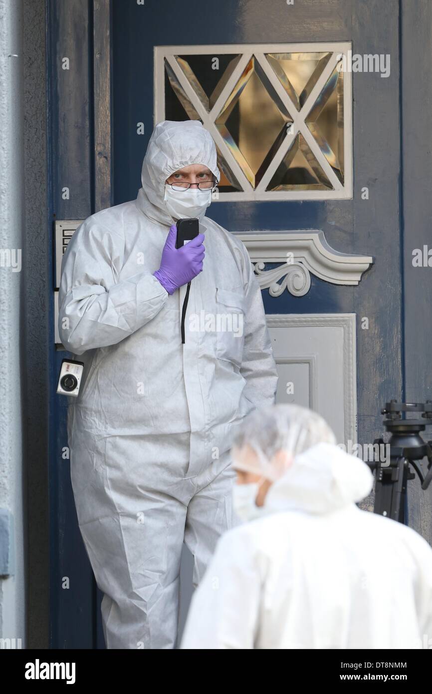 Hammer marks hi-res stock photography and images - Alamy