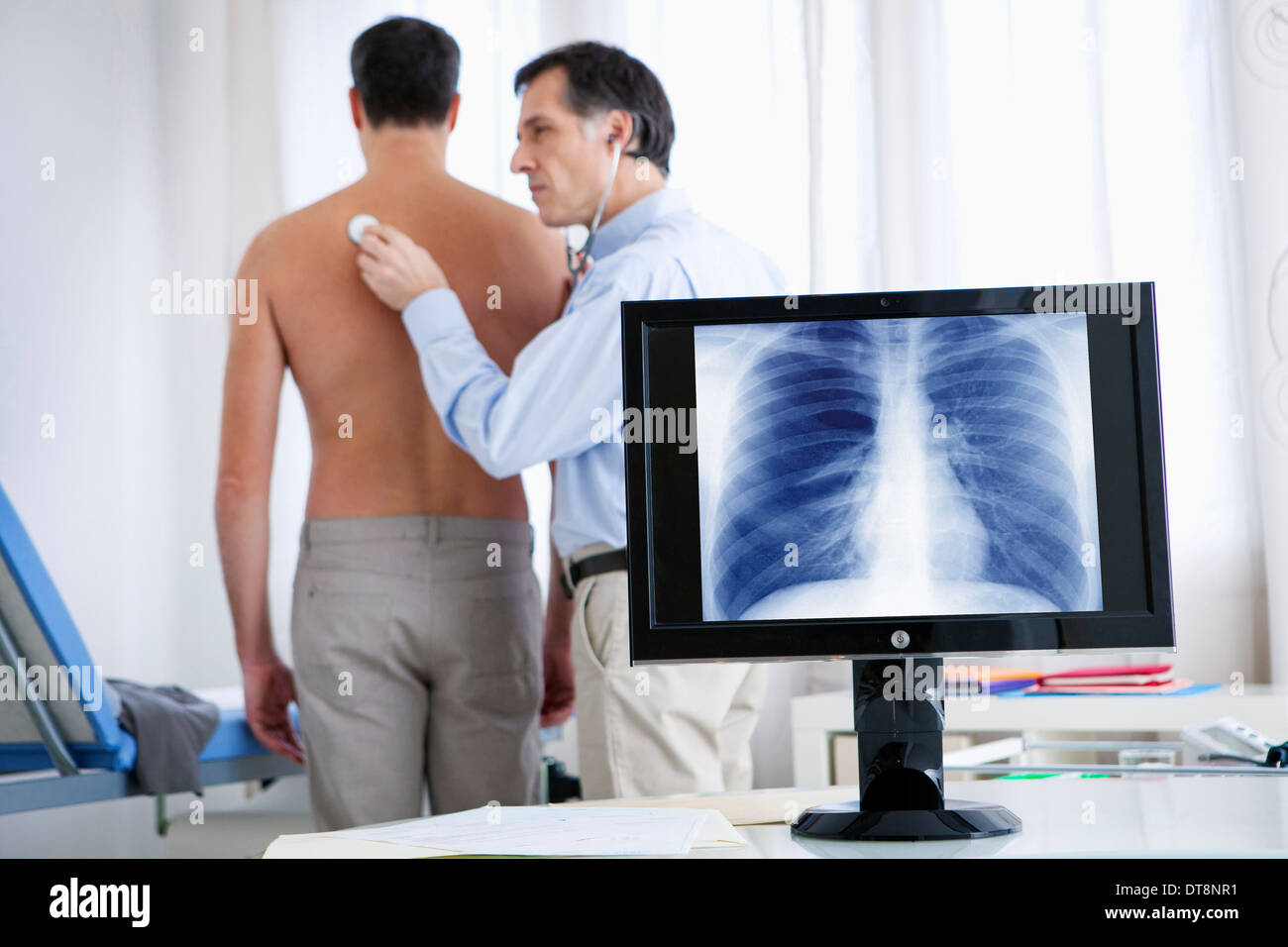 PNEUMOLOGY CONSULTATION MAN Stock Photo - Alamy
