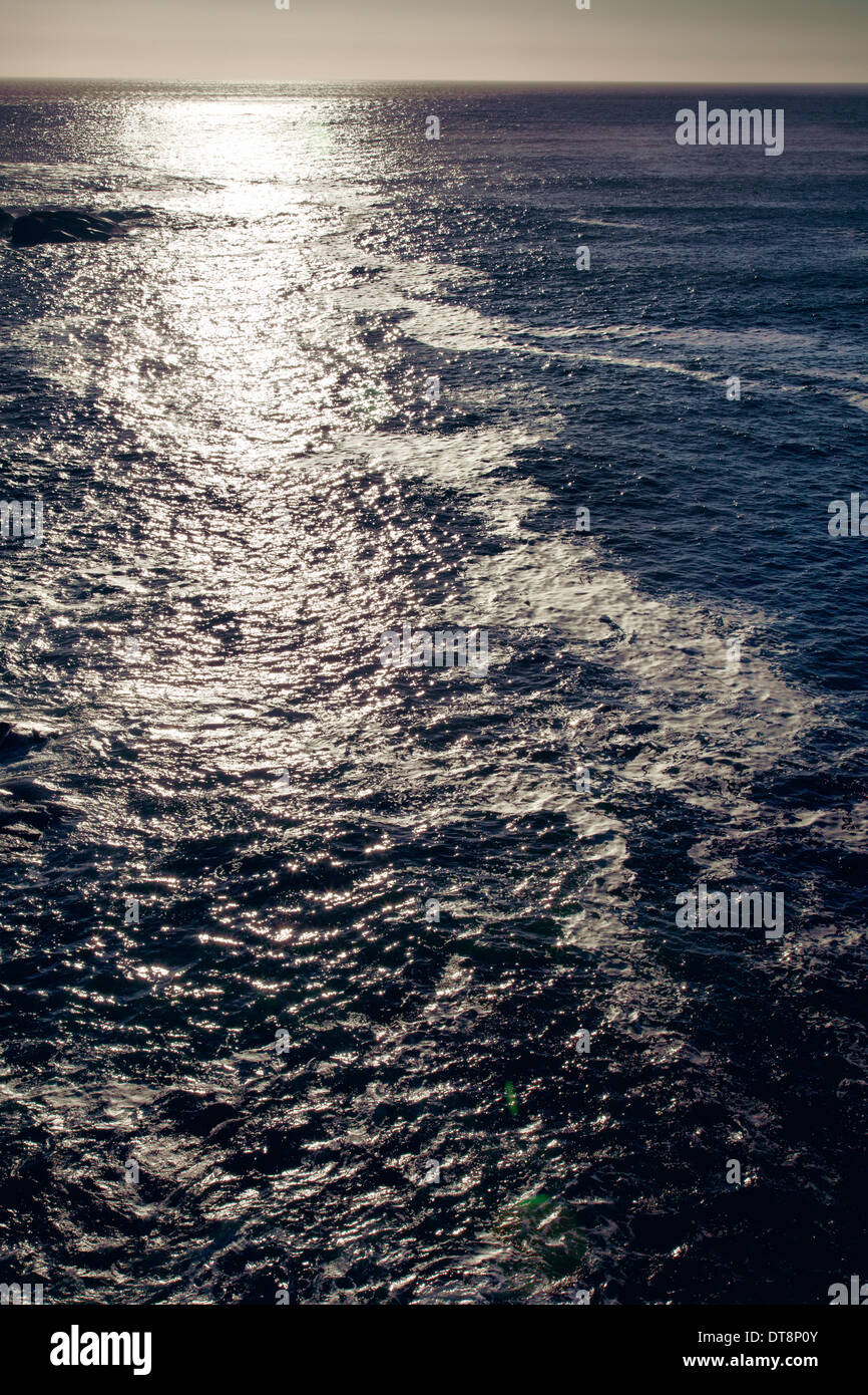 Ocean Sunlit Horizon Stock Photo - Alamy