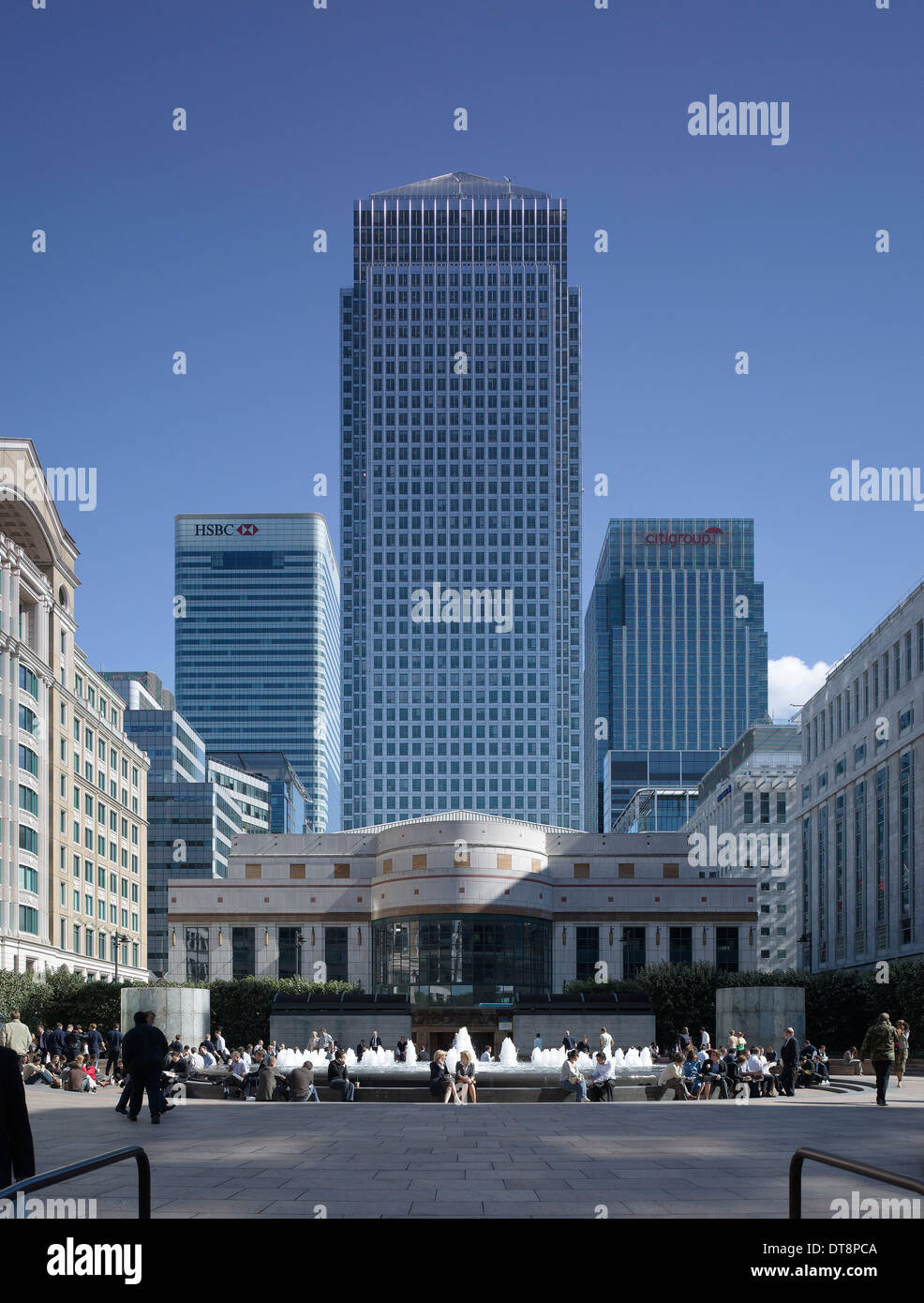 Public Square Canary Wharf, London, UK. Architect: Olin Partnership ...