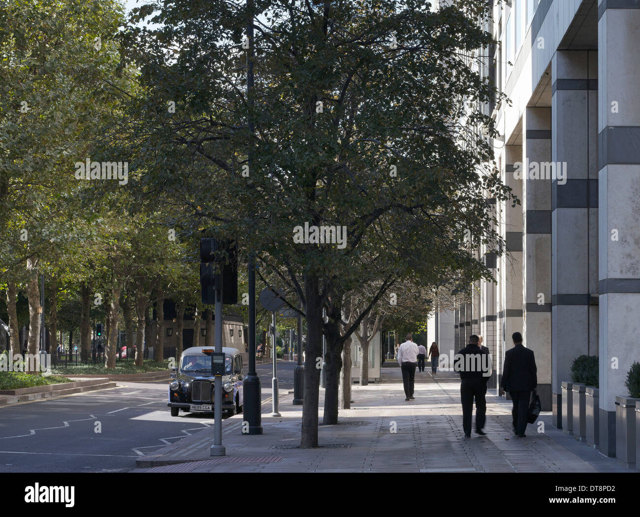 Public Square Canary Wharf, London, UK. Architect: Olin Partnership ...