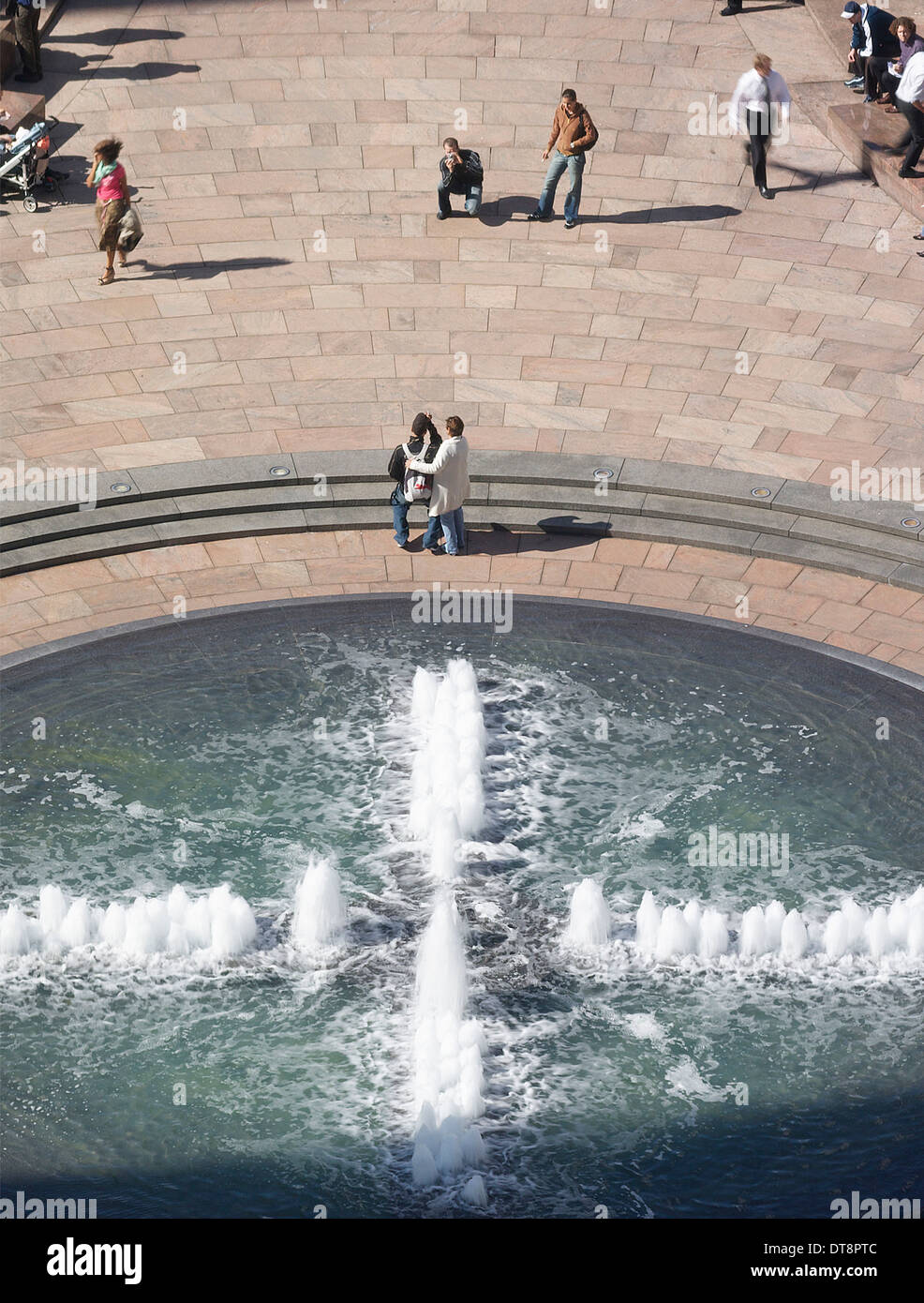 Public Square Canary Wharf, London, UK. Architect: Olin Partnership ...