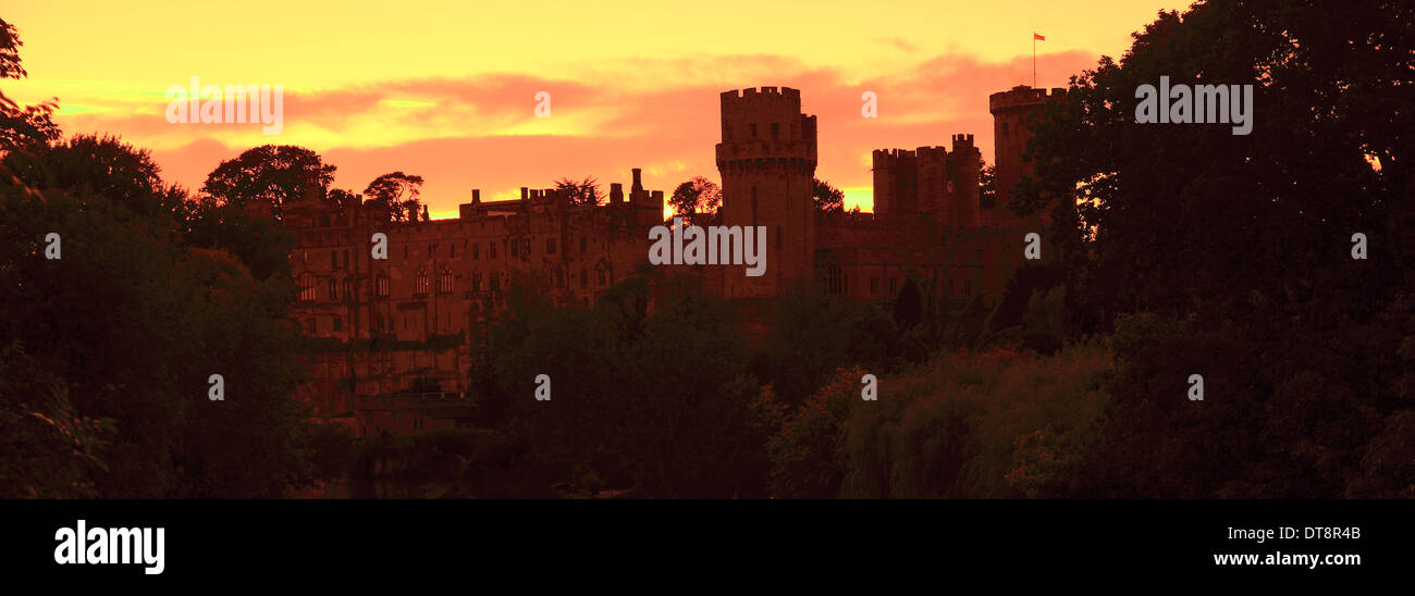 Sunset over warwick castle hi-res stock photography and images - Alamy