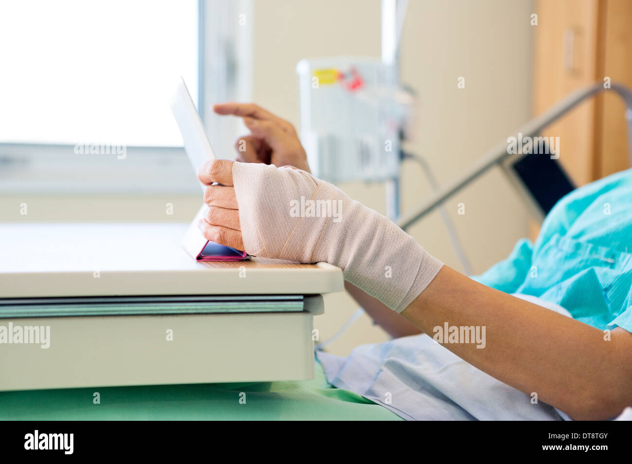 Patient hospital bed video hi-res stock photography and images - Alamy