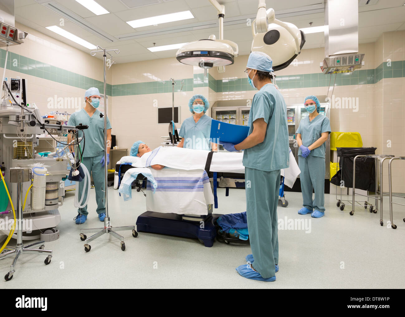 Sugery Preparation in Operating Theater Stock Photo - Alamy