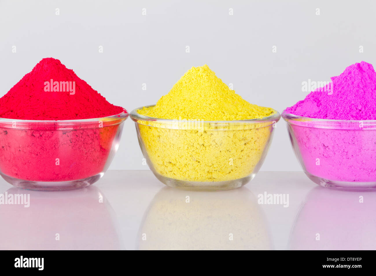 Colour powder hi-res stock photography and images - Alamy