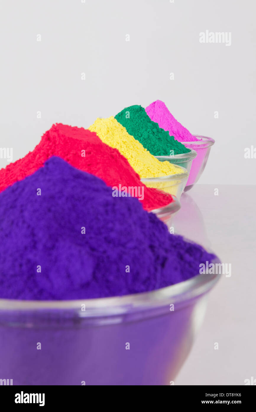 High angle view of powder colour in bowl Stock Photo - Alamy
