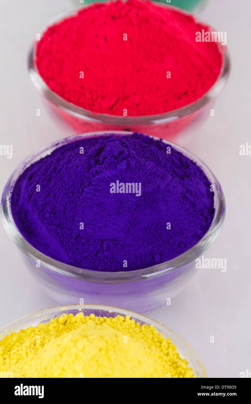 High angle view of powder colour in bowl Stock Photo - Alamy