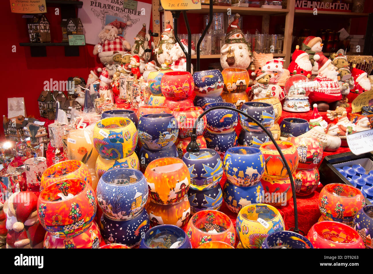 Candle stall hi-res stock photography and images - Alamy