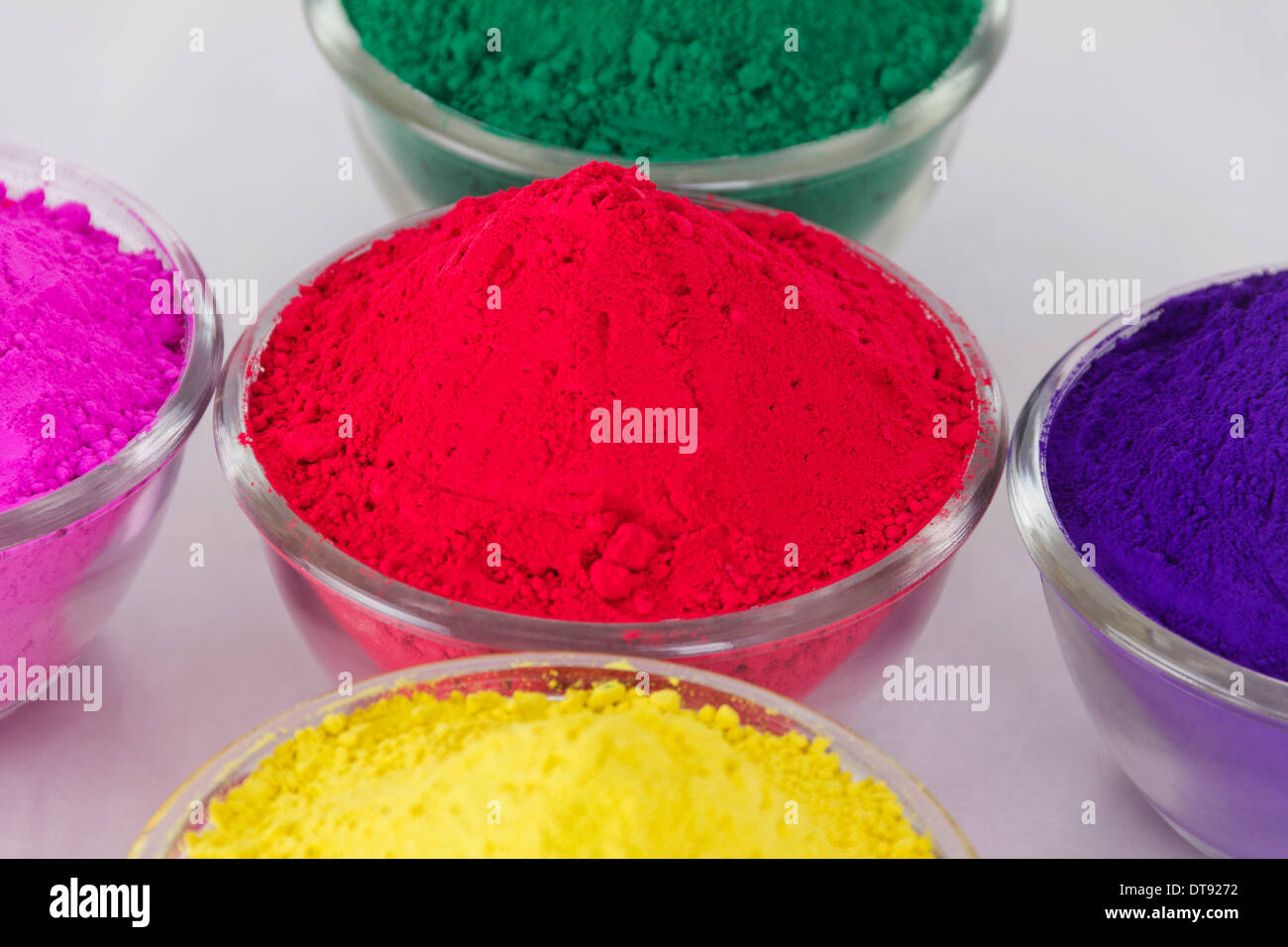 High angle view of powder colour in bowl Stock Photo - Alamy