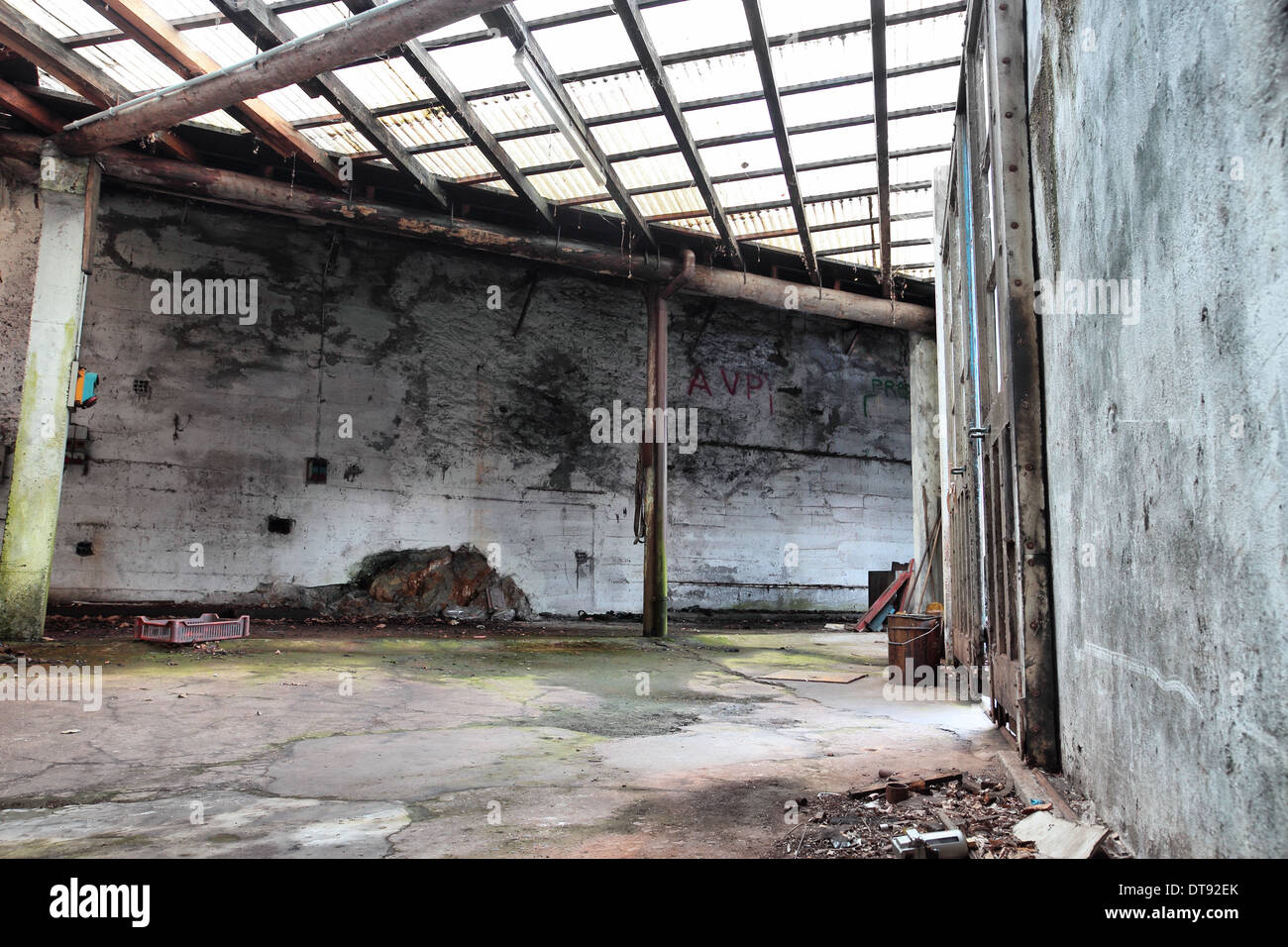Old factory walls hi-res stock photography and images - Alamy