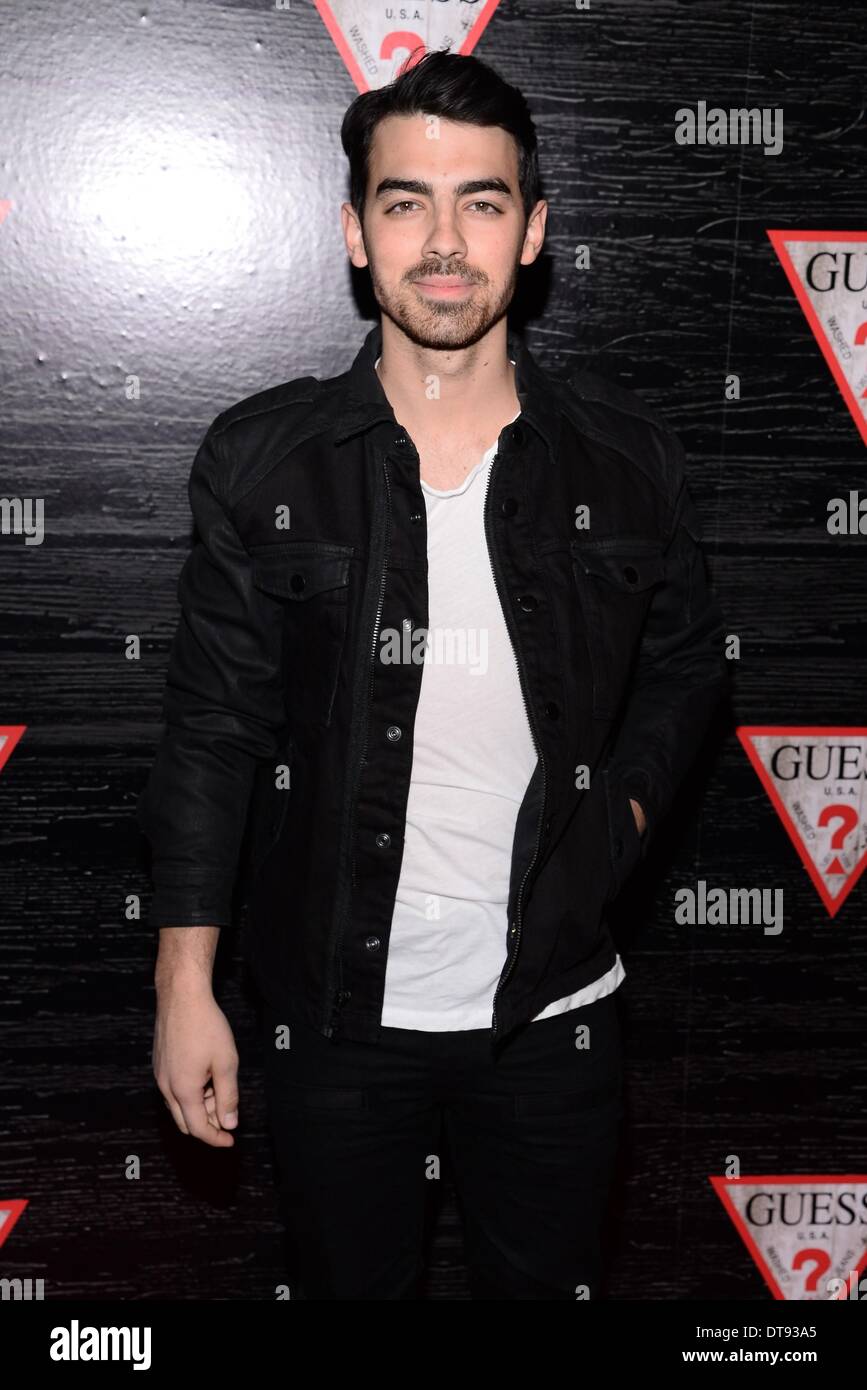 Guess fashion show mercedes hi-res stock photography and images - Alamy