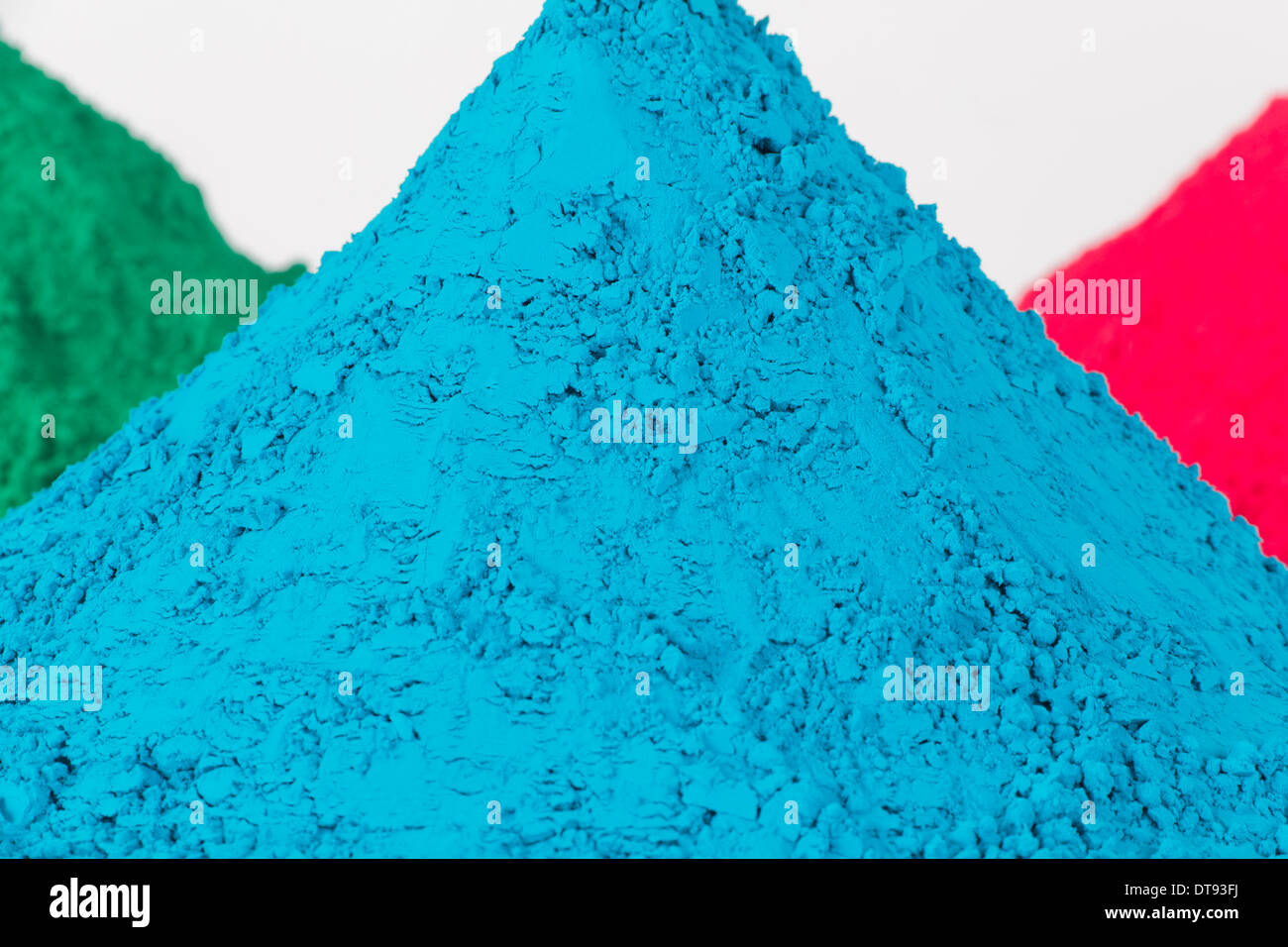 Indian colorful powder at a market stall Stock Photo - Alamy