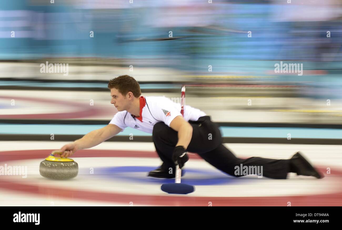 Mens curling hi-res stock photography and images - Alamy