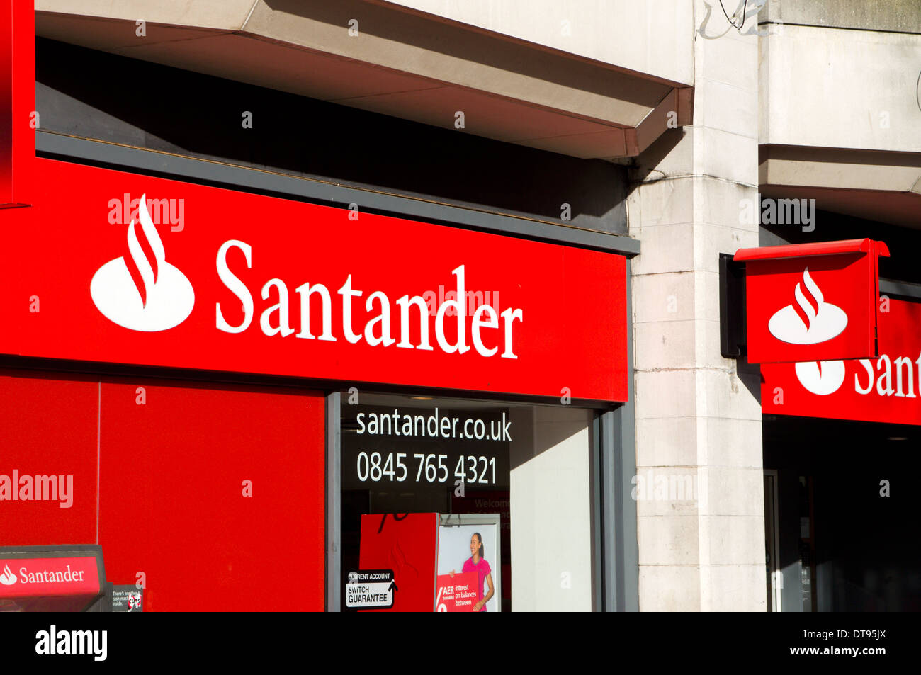 Bank banking hi-res stock photography and images - Alamy