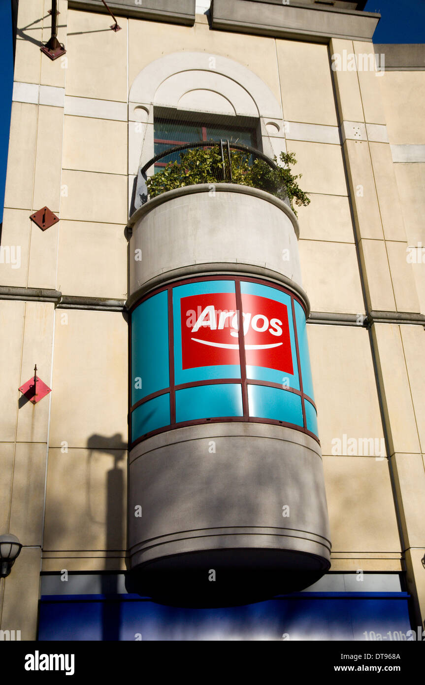 Argos shop street hi-res stock photography and images - Alamy