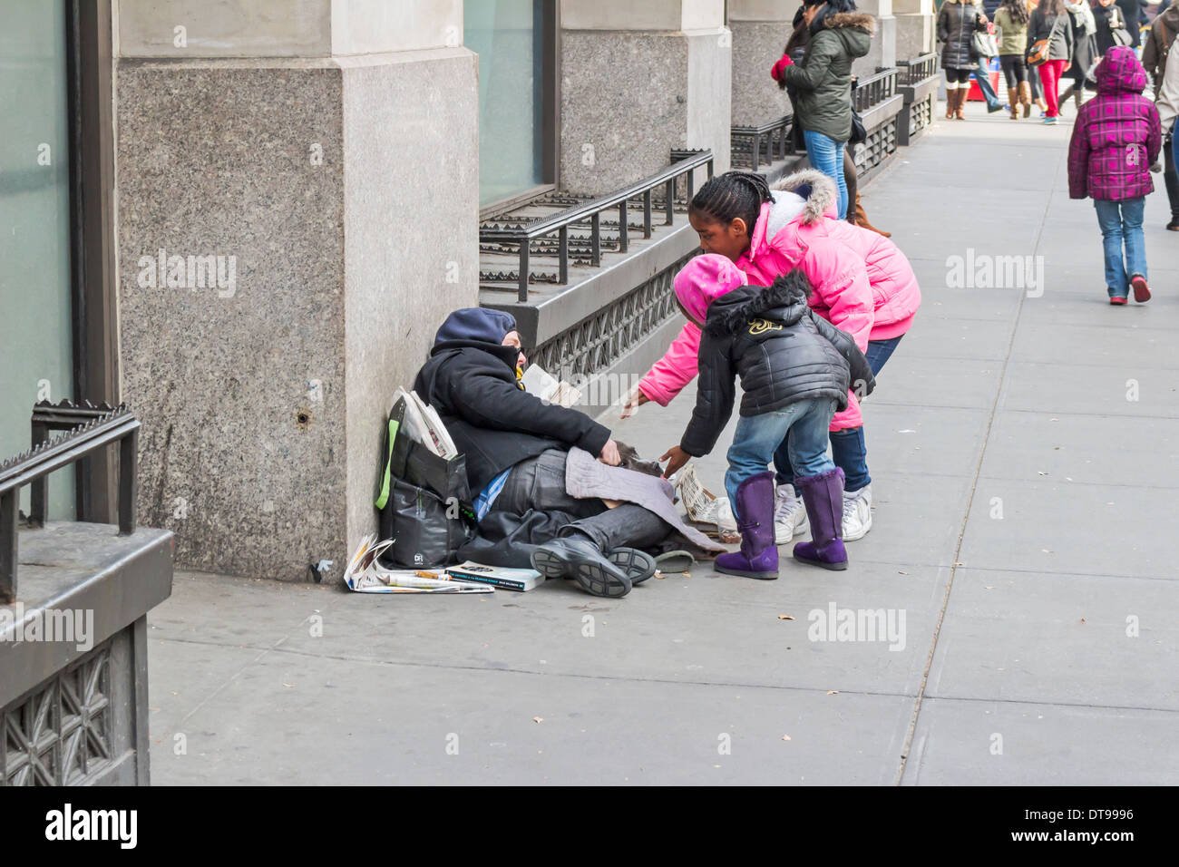 Destitute children hi-res stock photography and images - Alamy