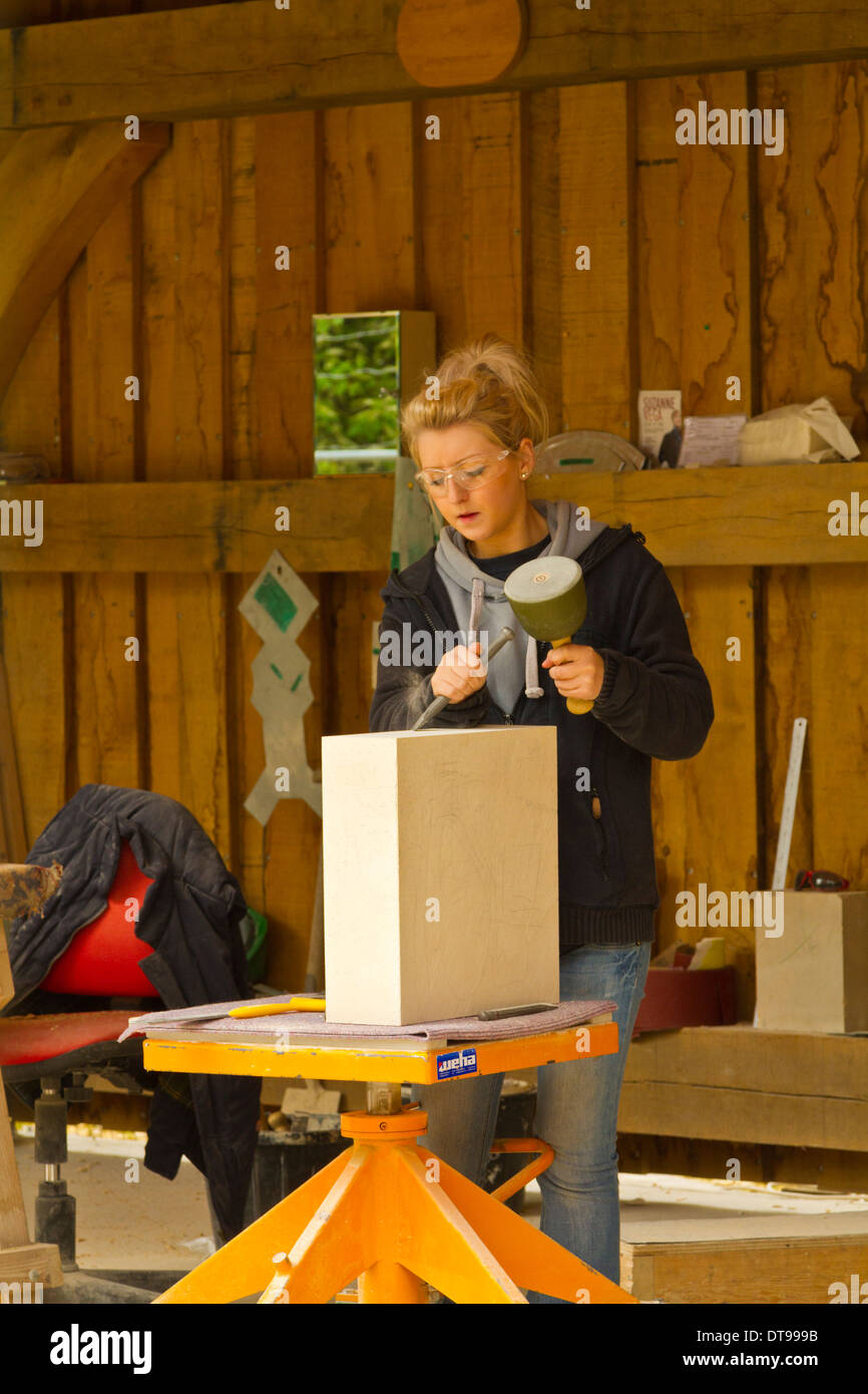 Restoration stonemason hi-res stock photography and images - Alamy