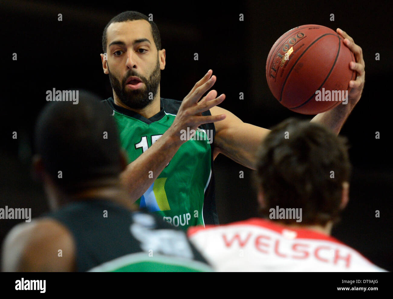 Brian Randle of Haifa, center, pictured during the 5th round of ...