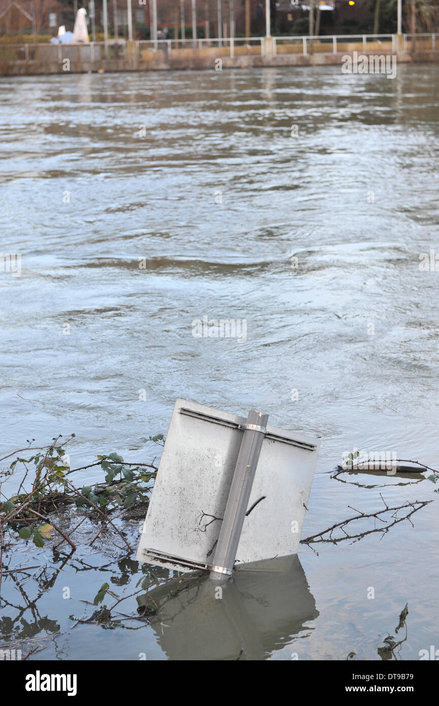 Staines, Surrey, UK. 12th February 2014. Flooding in Staines as the ...