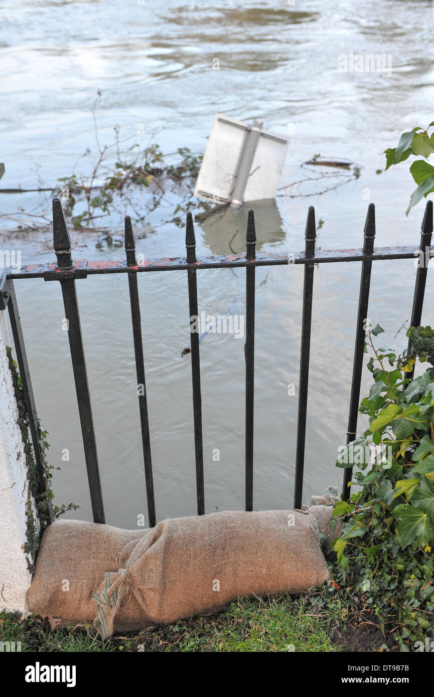 Staines, Surrey, UK. 12th February 2014. Flooding in Staines as the ...