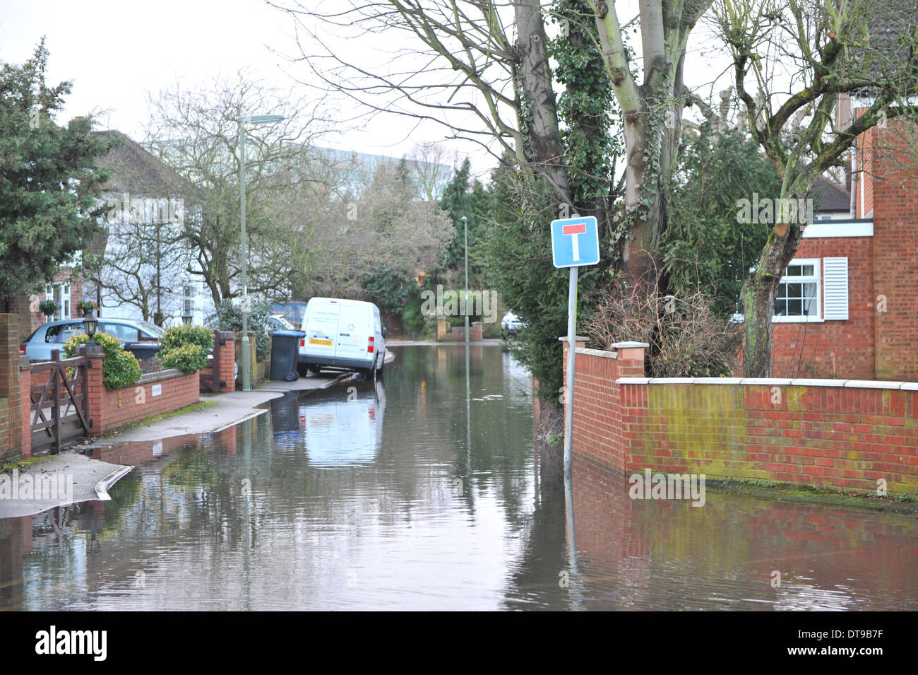 Staines, Surrey, UK. 12th February 2014. Flooded roads become lakes ...