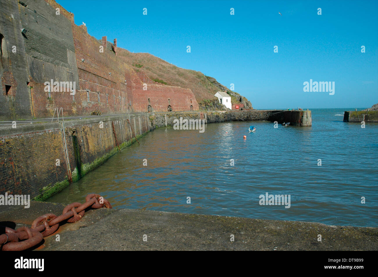 Harbour quay quayside dock hi-res stock photography and images - Alamy