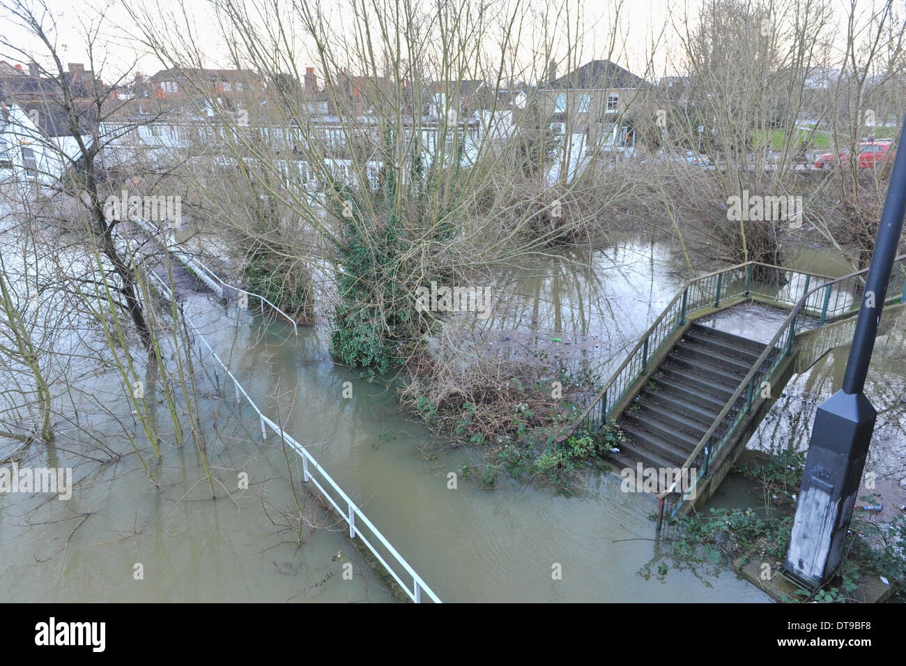 Riverside staines on surrey hi-res stock photography and images - Alamy
