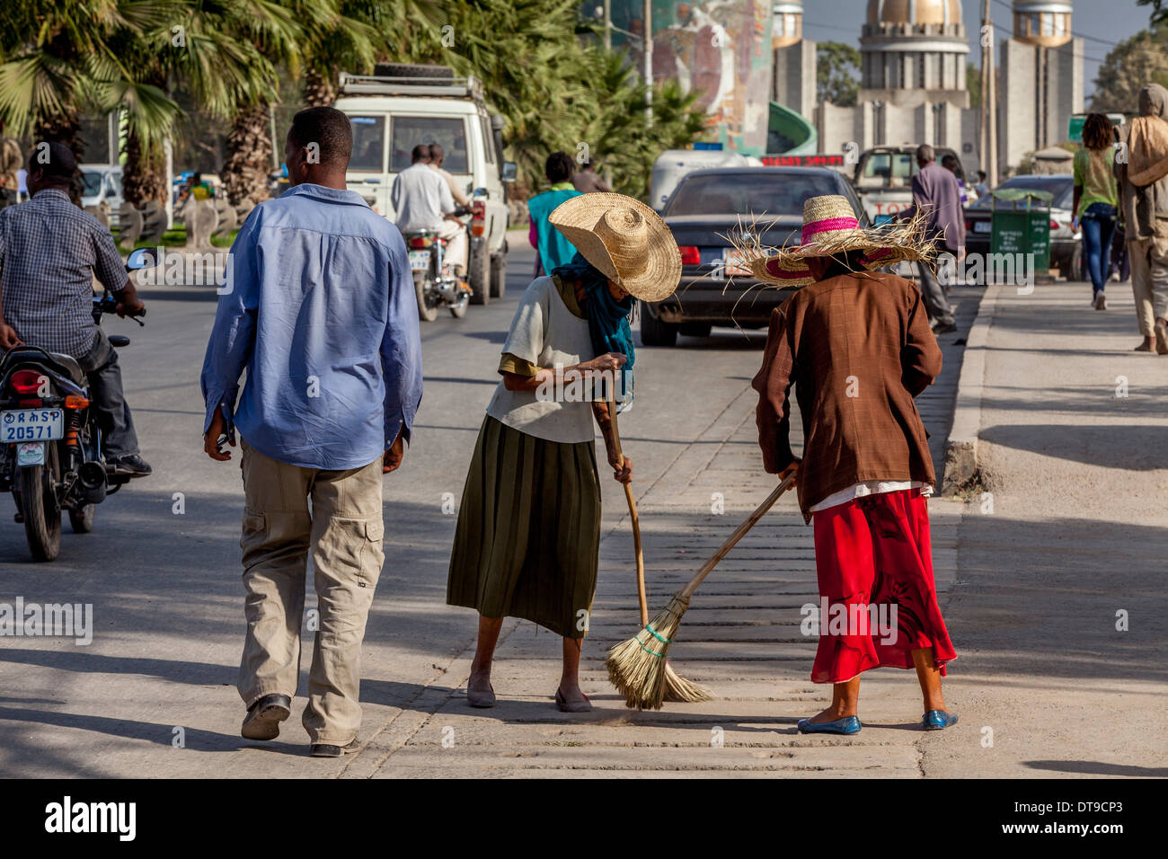 Road cleaners hi-res stock photography and images - Alamy