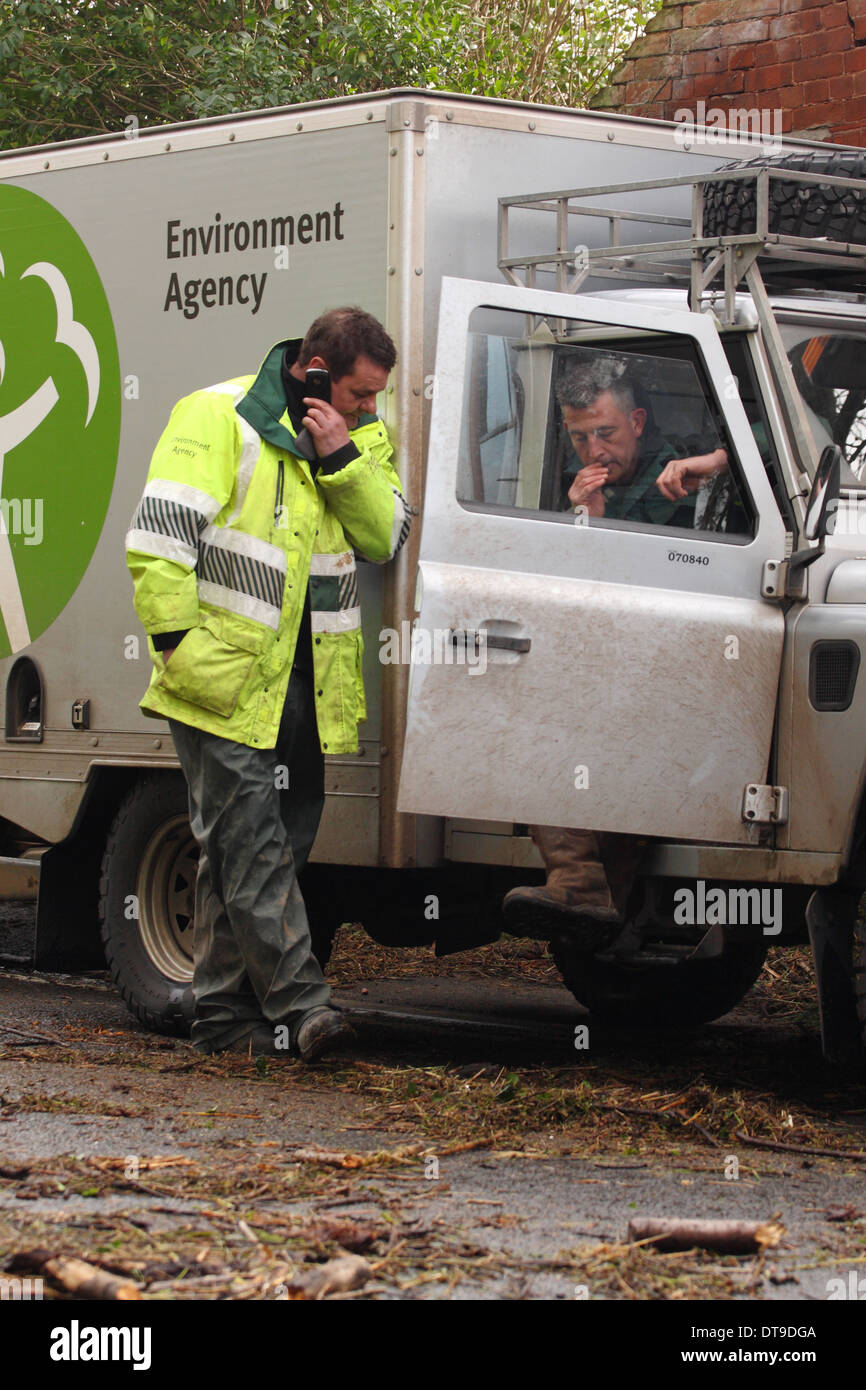 Environment Agency staff workers await deployment at Burrowbridge ... Environment Agency staff workers await deployment at Burrowbridge ...