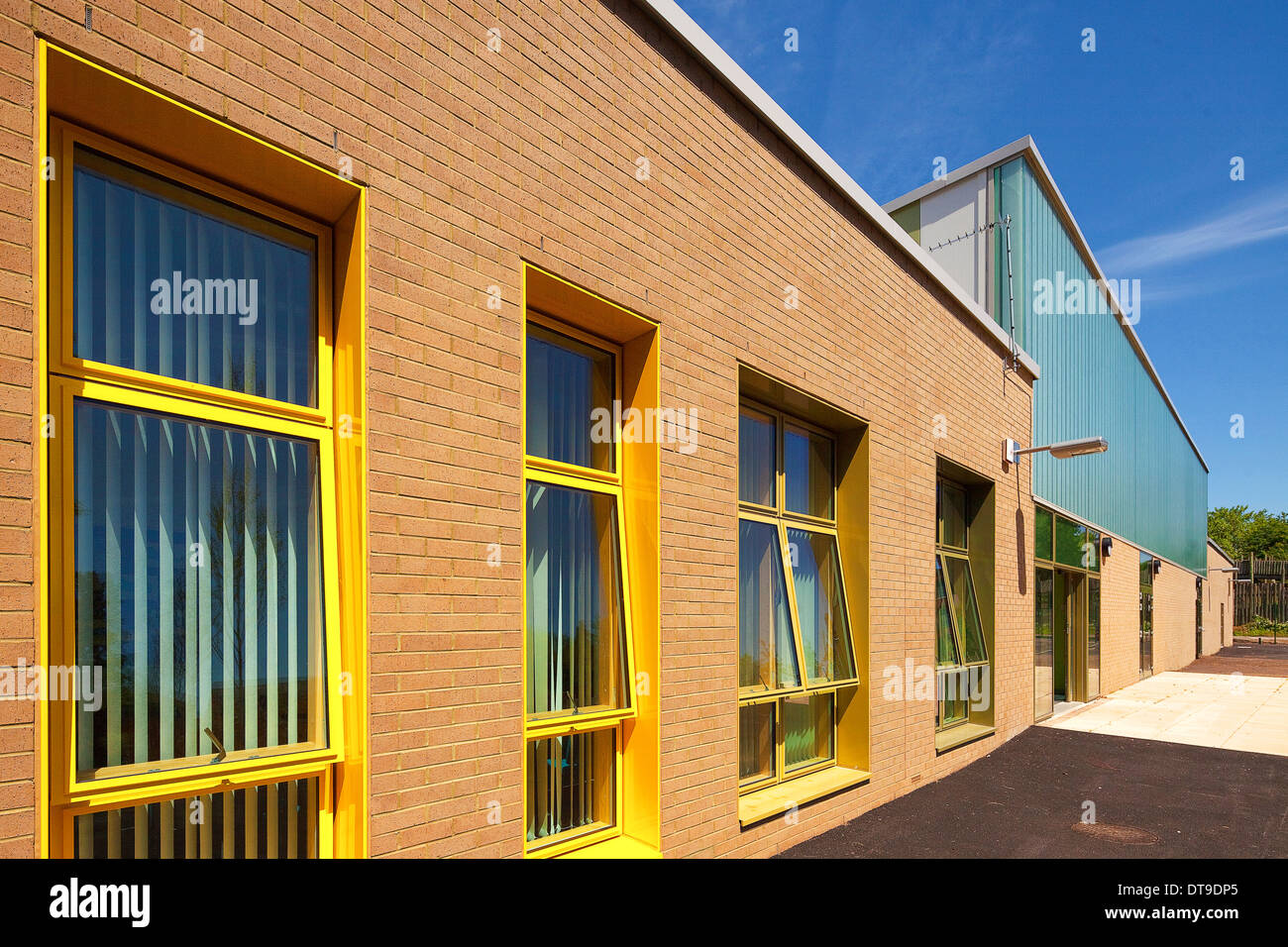 new build Castlefield School, Jacksons Crescent, Hulme, Greater ...