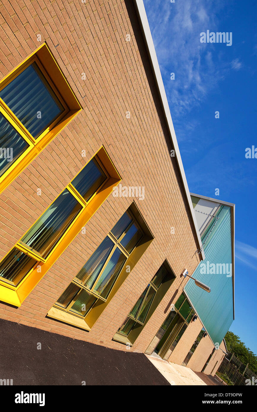 new build Castlefield School, Jacksons Crescent, Hulme, Greater ...