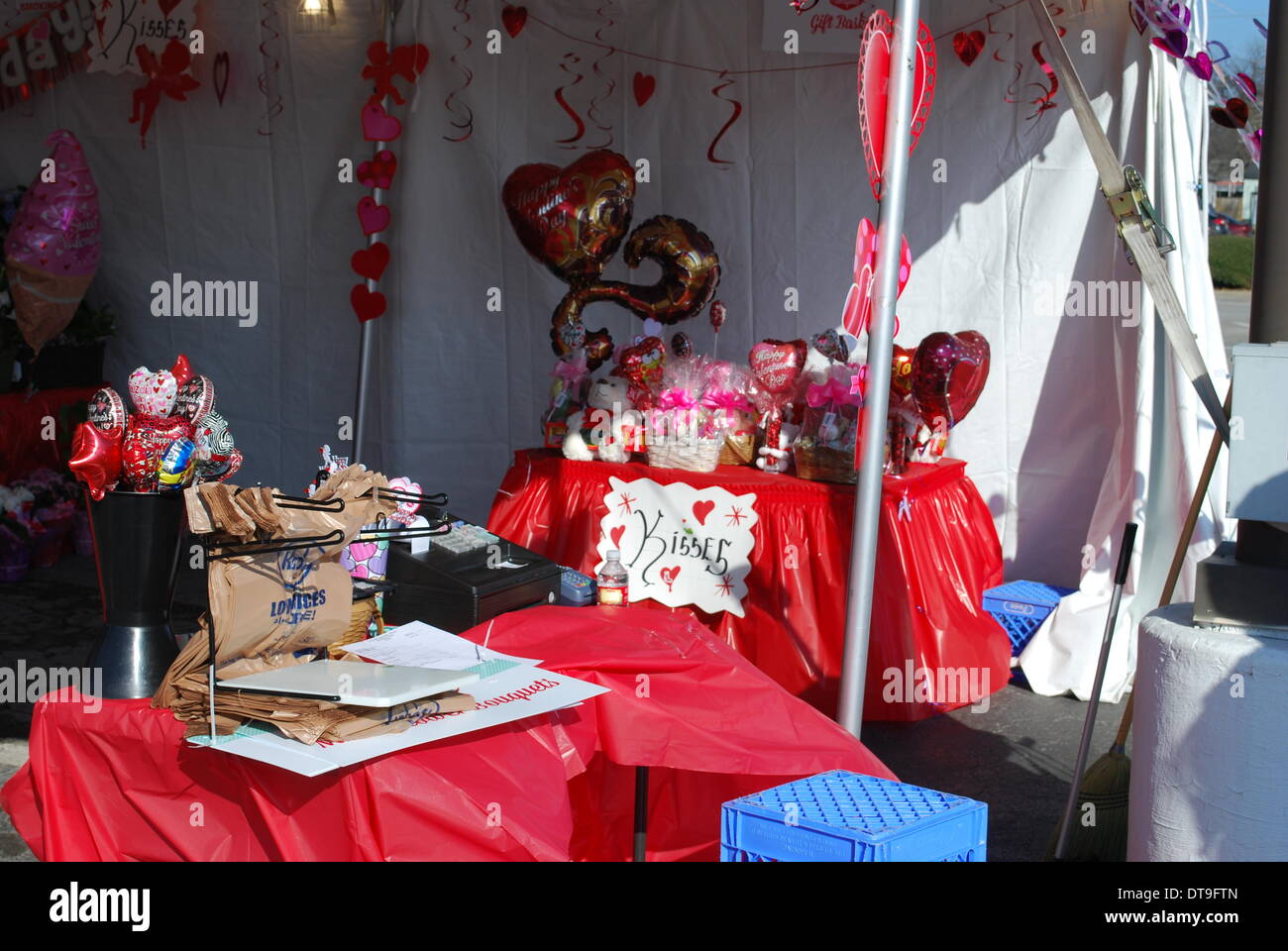 Valentine's day cards store hi-res stock photography and images - Alamy