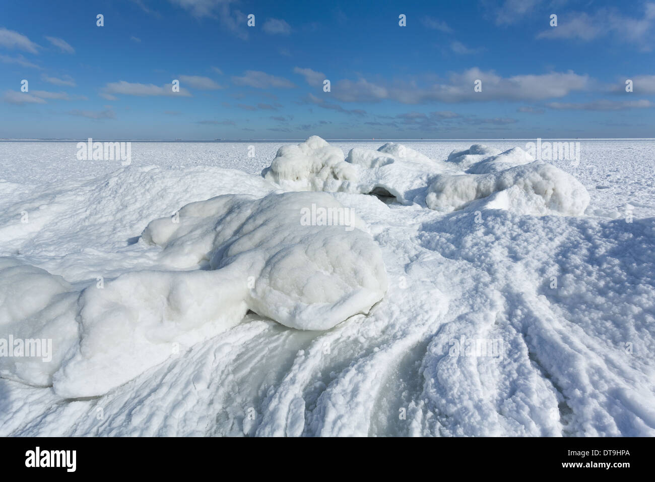 Ice at the sea hi-res stock photography and images - Alamy