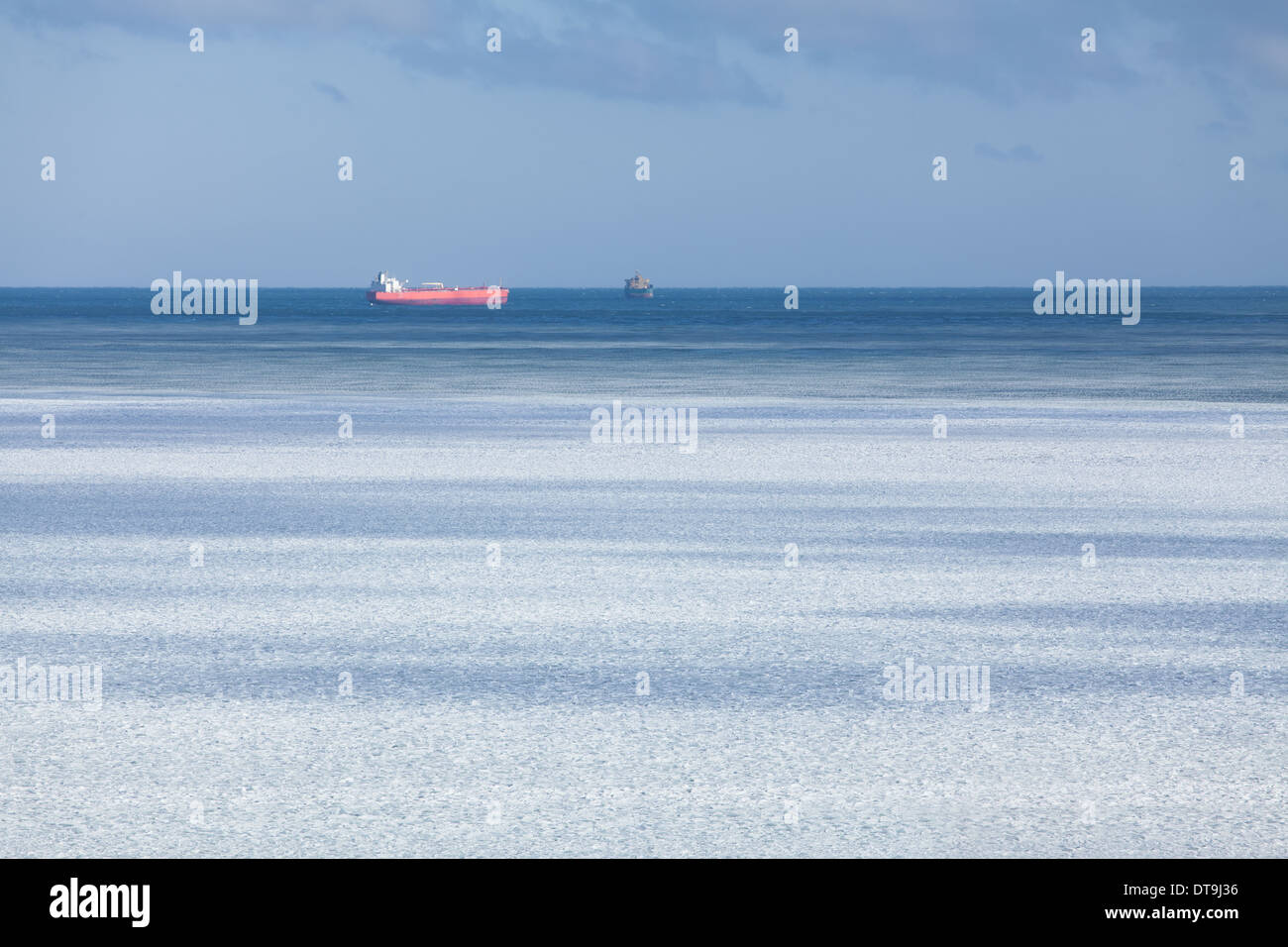 frozen sea horizon ice sky Stock Photo - Alamy