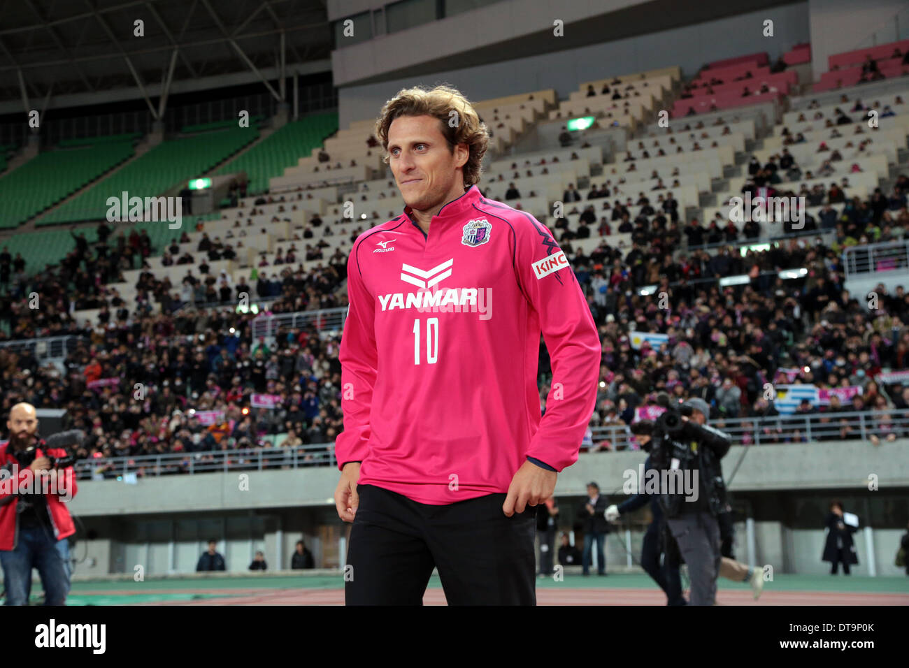 Diego forlan cerezo hi-res stock photography and images - Alamy