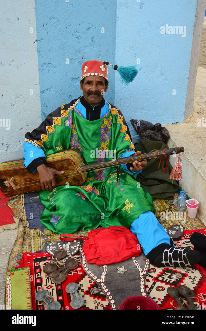 Gnawa musician with guembri, Kasbah of the Udayas (Qasbah des Oudaya ...