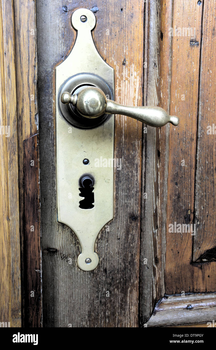 Vintage brass keyhole Stock Photo - Alamy