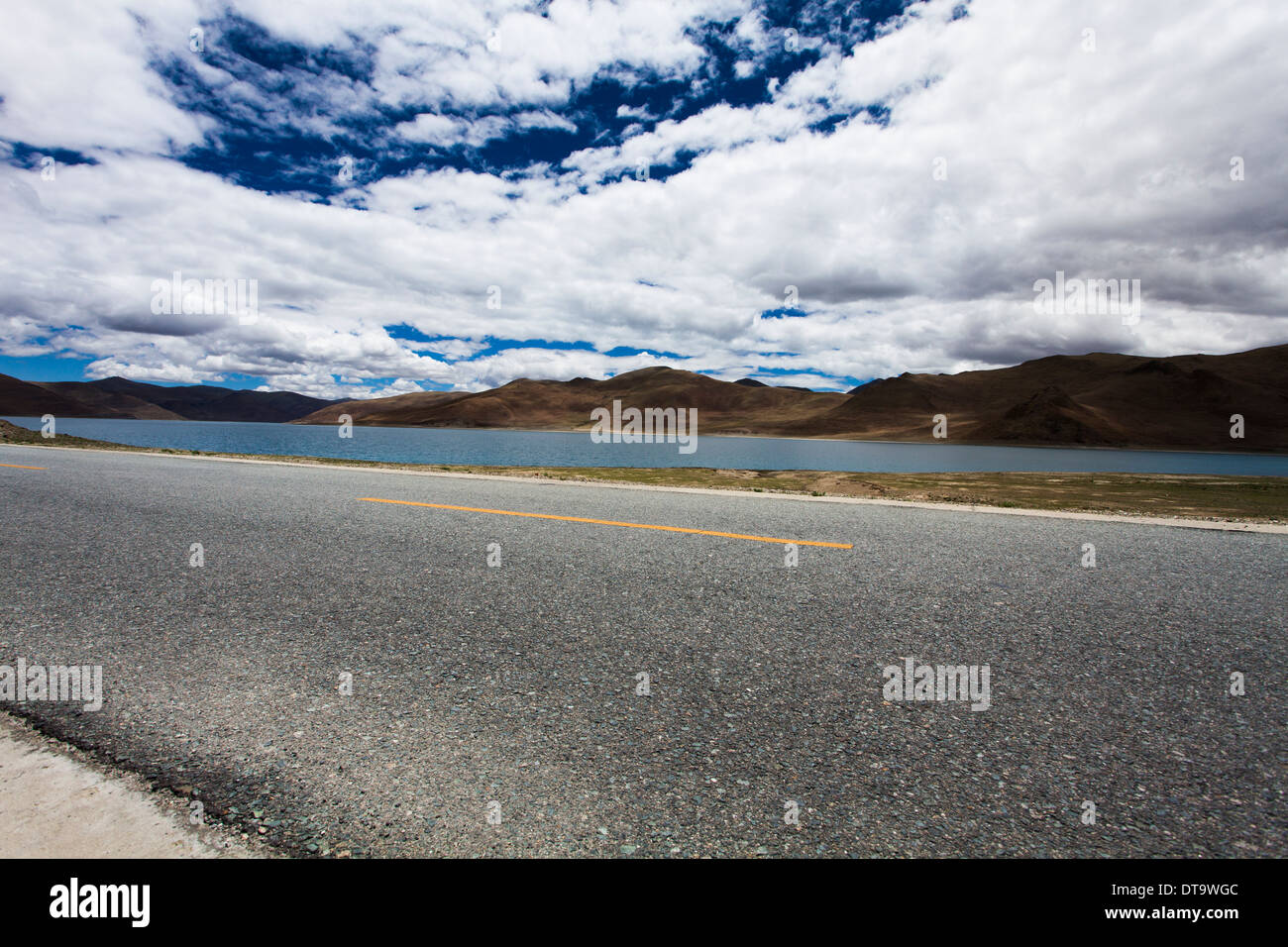 Road in Tibet, China Stock Photo - Alamy